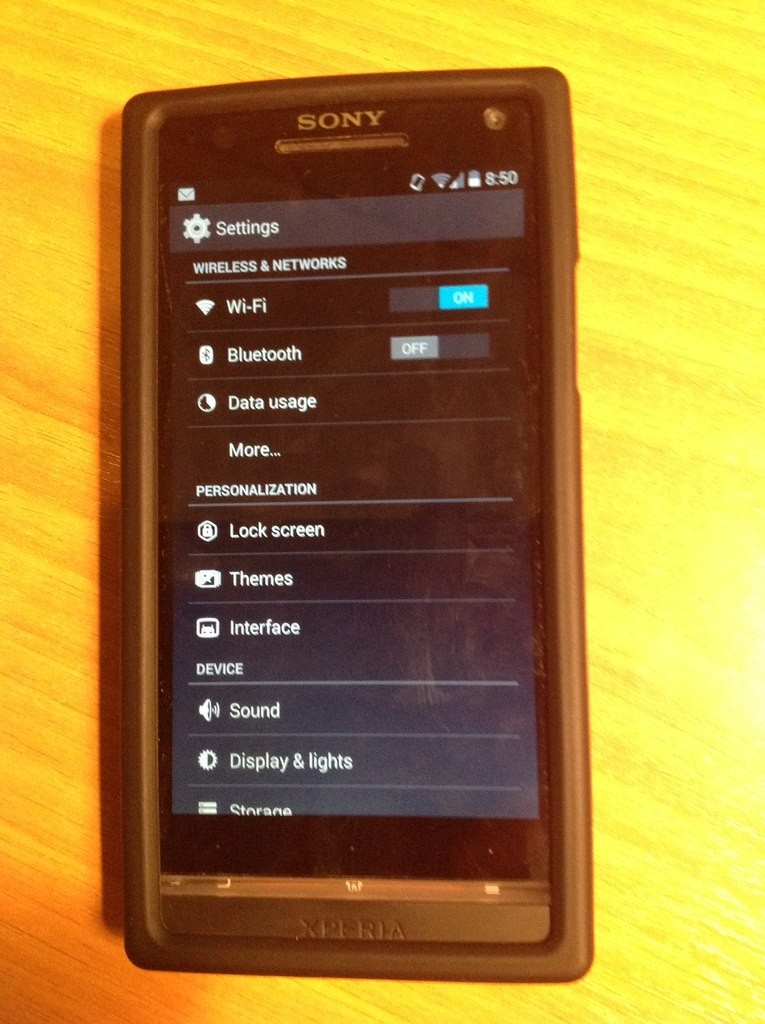 Xperia S Unofficial CyanogenMod 11 Android 4.4 KitKat from HoloUI Team